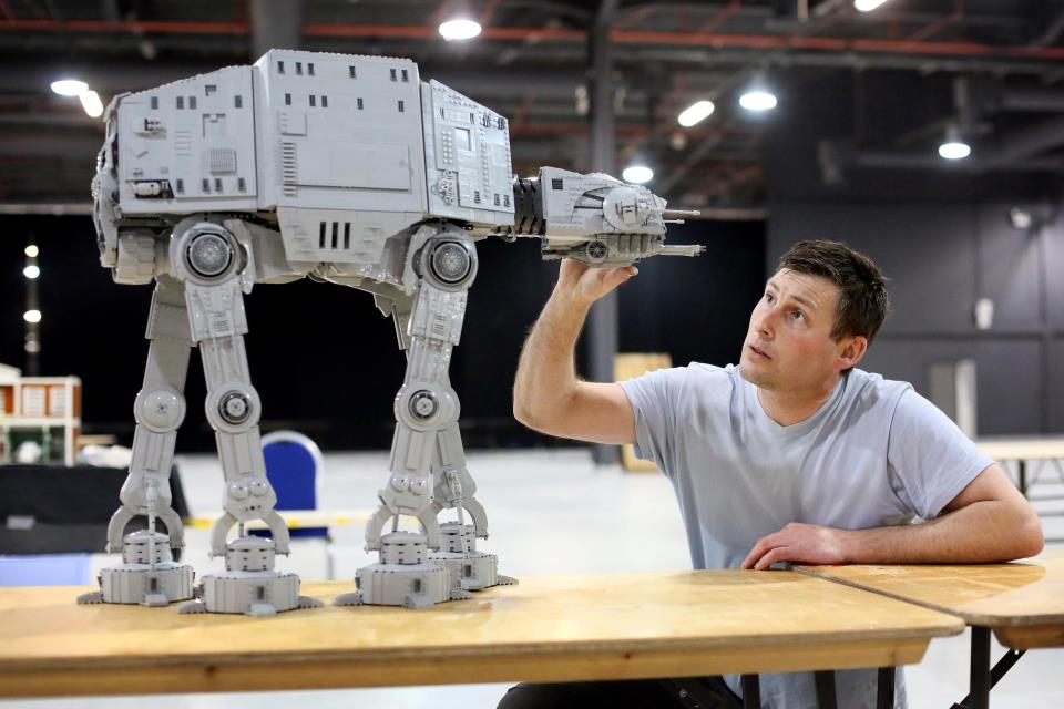 Giant LEGO Star Wars AT-AT built on video - Brick Brains