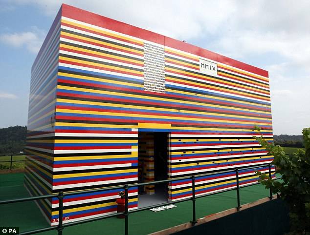 Build your house out of LEGO bricks - Brick Brains