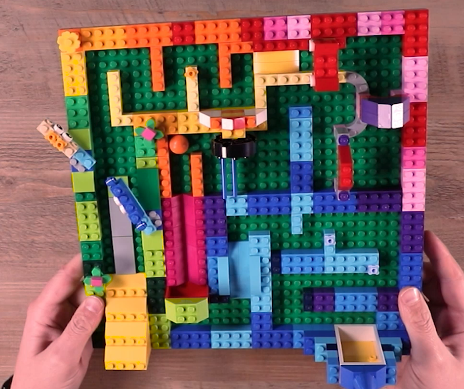 LetsBuildTogether - Build a Maze - Brick Brains