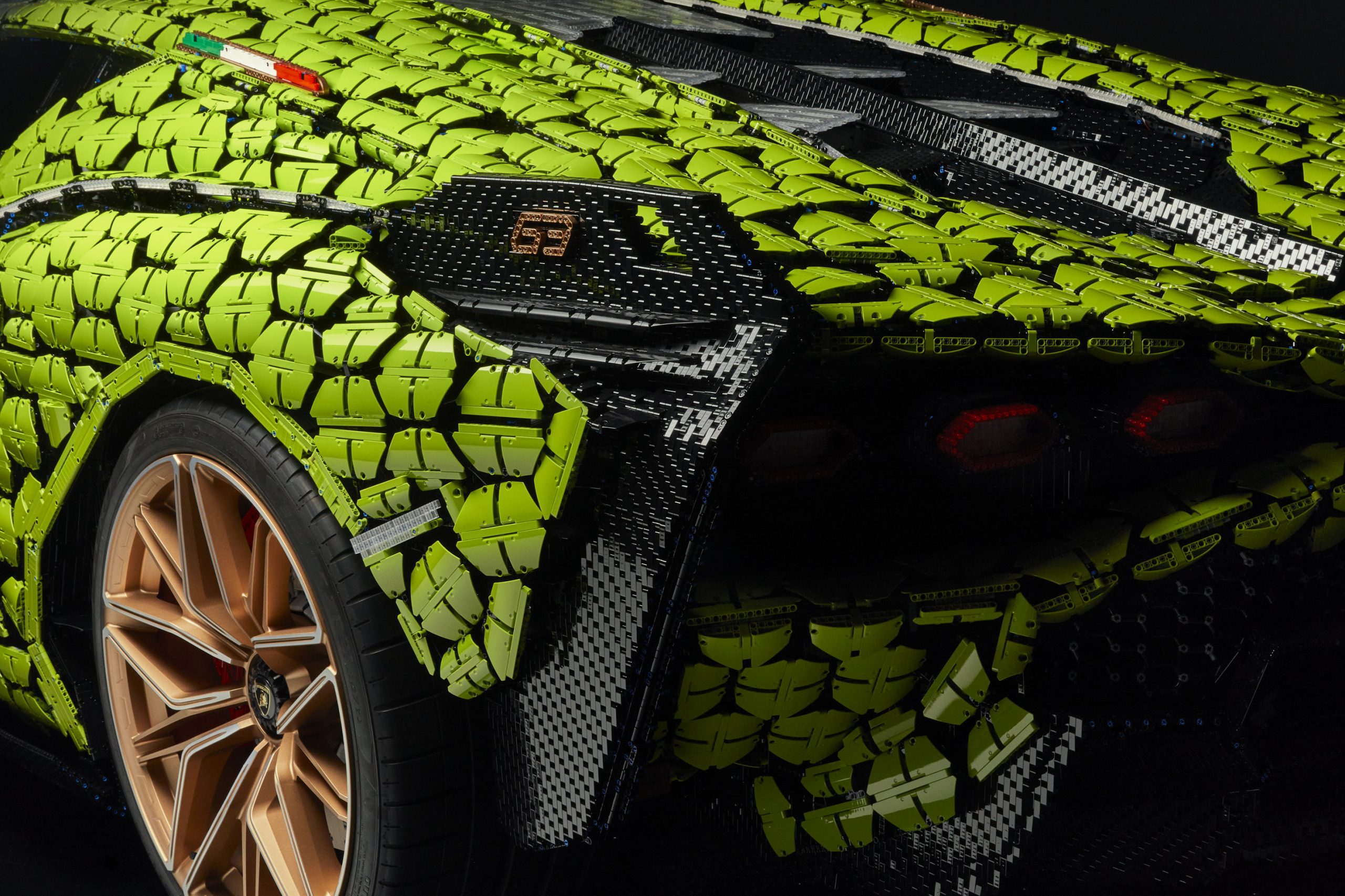 400,000 Technic Parts Will Build You A Lamborghini Sián - Brick Brains