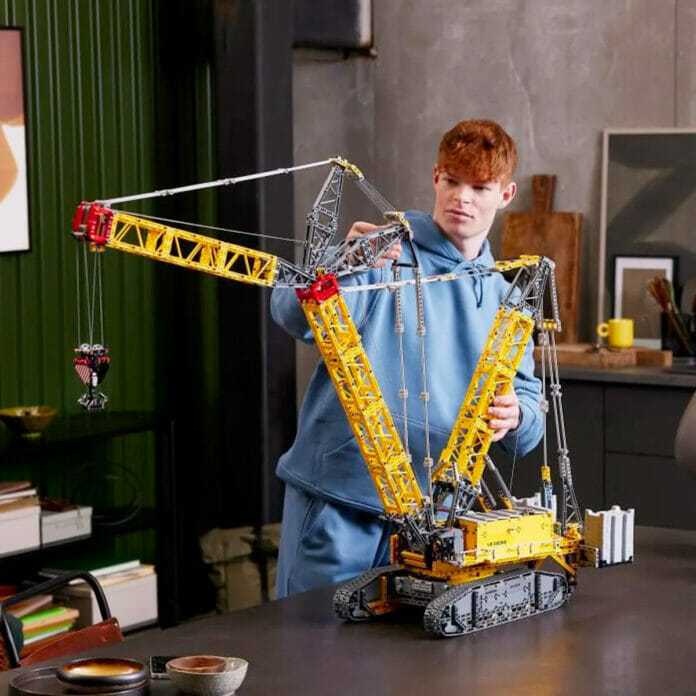 Get A Peek At The Long Awaited LEGO 42146 Liebherr LR 13000 - Brick Brains