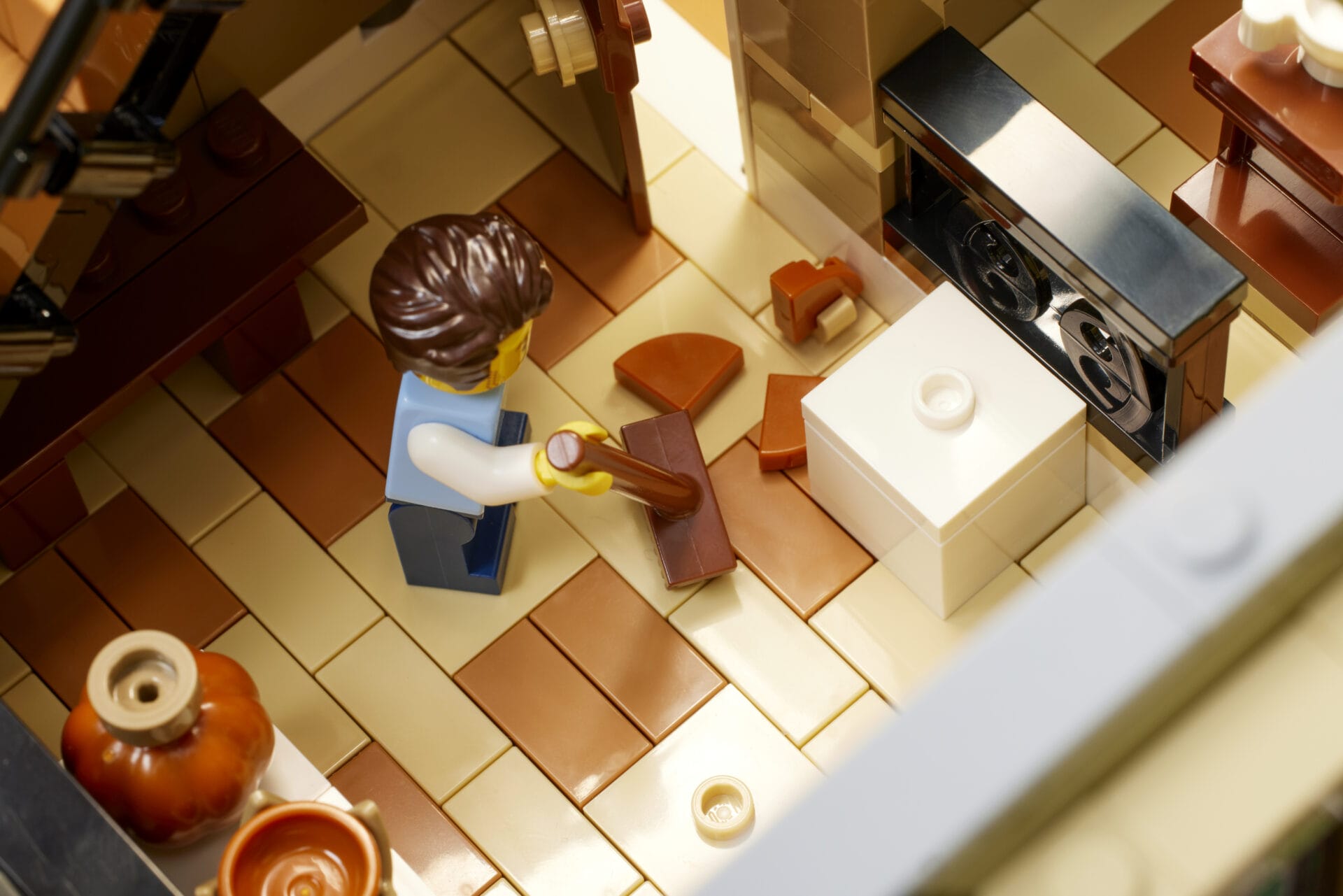 Unveiling The LEGO® Icons Natural History Museum Set: A Masterpiece of ...