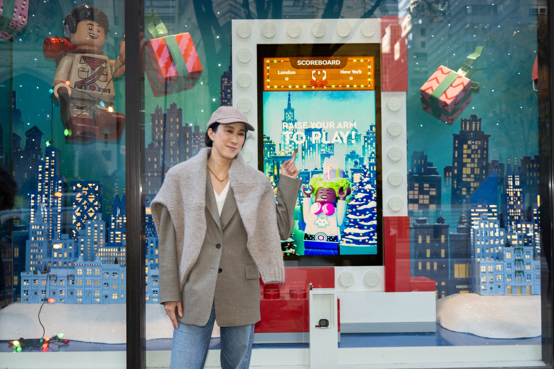 LEGO's Epic Transatlantic Snowball Fight: New York vs London! - Brick ...