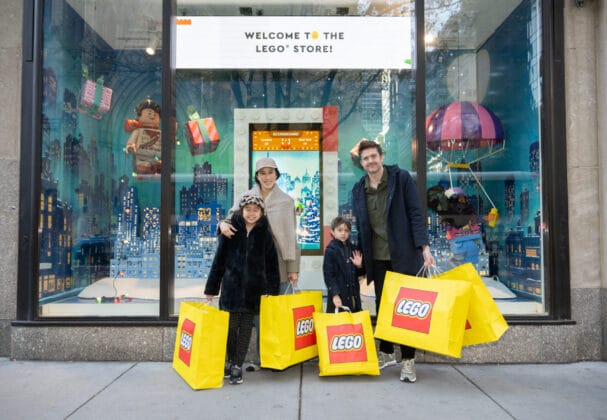 LEGO's Epic Transatlantic Snowball Fight: New York vs London! - Brick ...