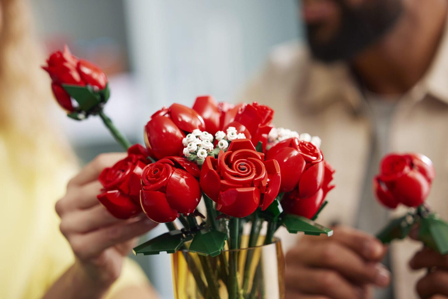 LEGO® Botanical Collection Blooms With Bouquet of Roses - Brick Brains