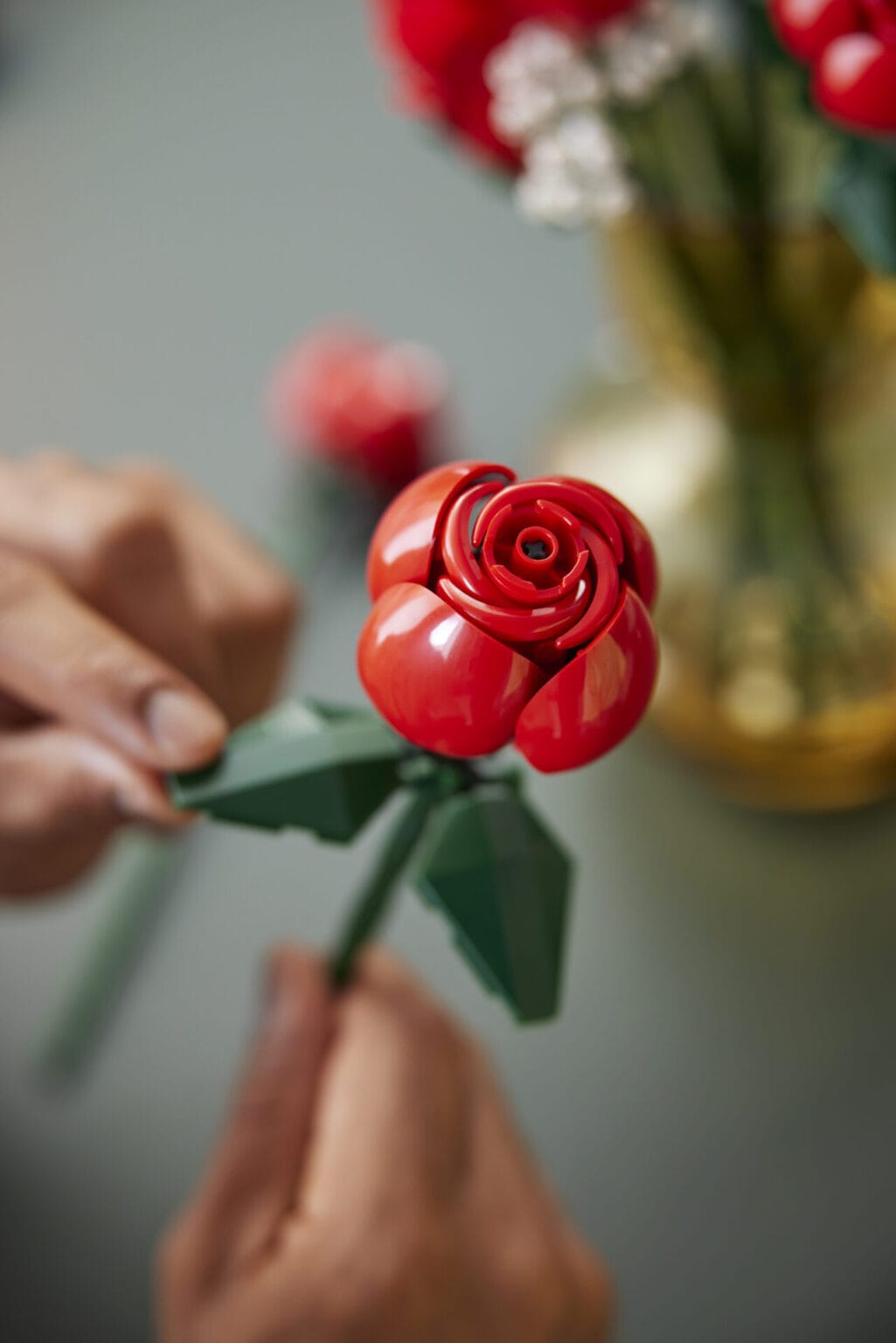 LEGO® Botanical Collection Blooms With Bouquet of Roses - Brick Brains