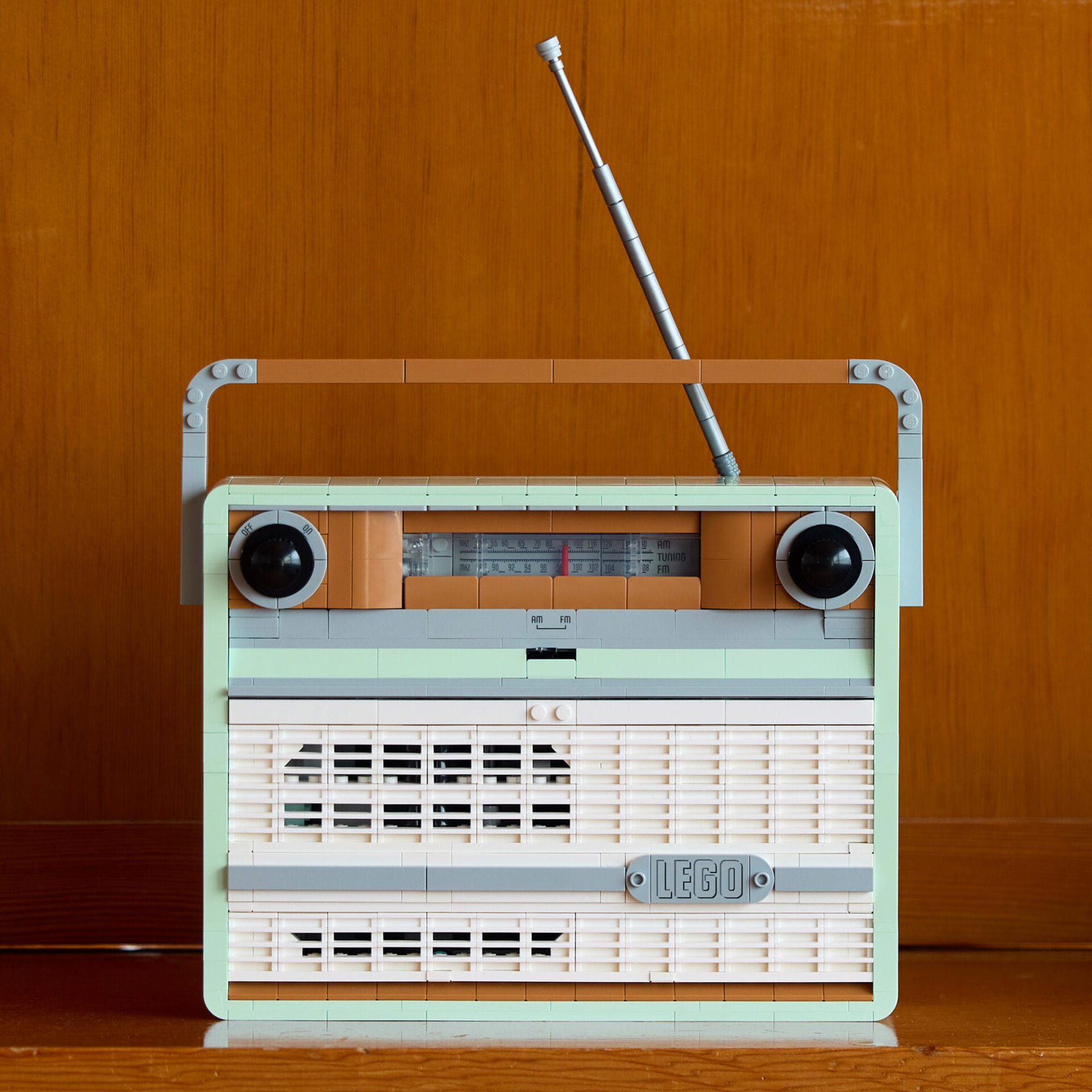 Turn Up the Nostalgia: LEGO’s New Retro Radio Lets You Groove Back to ...