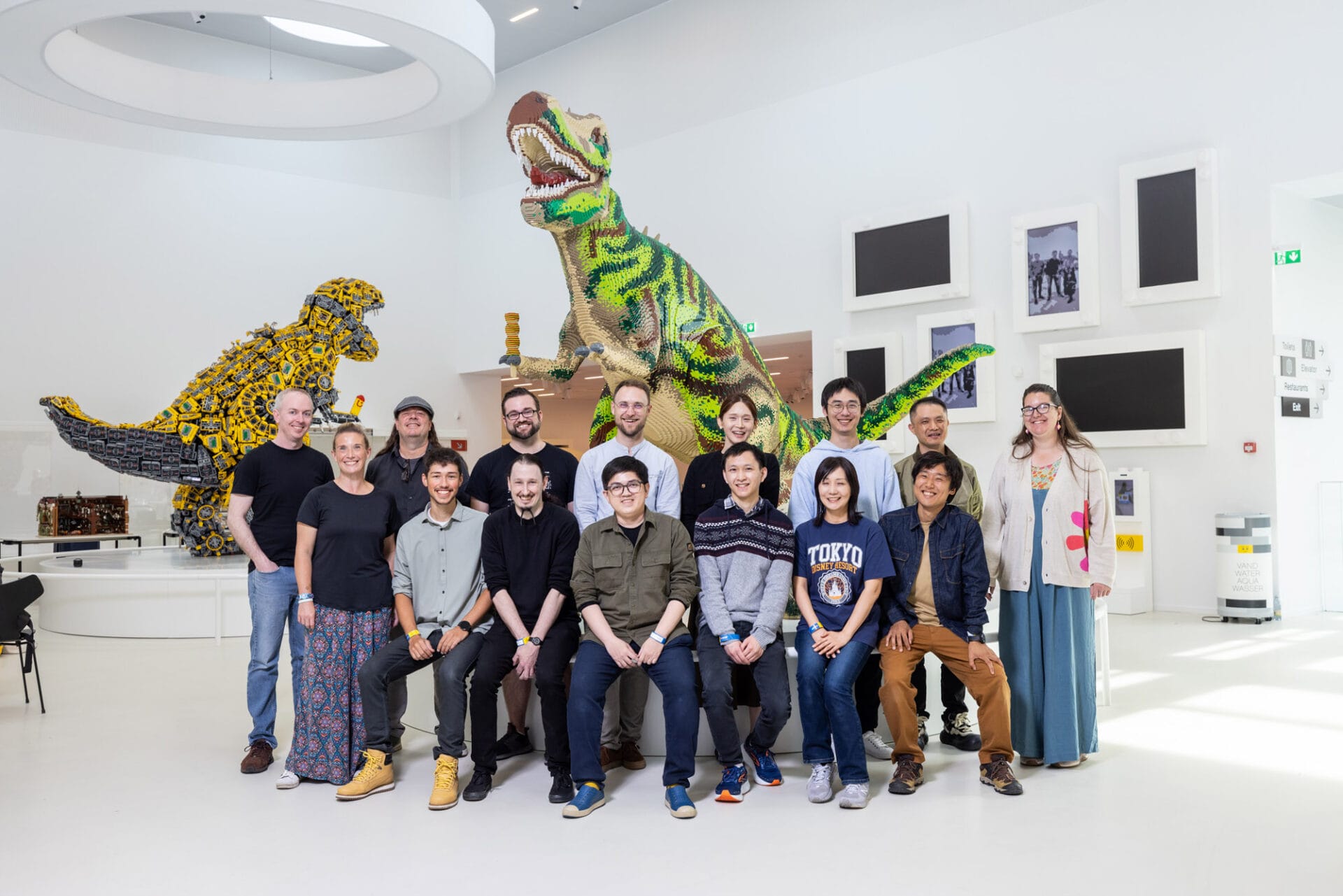 7,000 Piece Golden Dragon? This LEGO House Masterpiece Gallery is ...